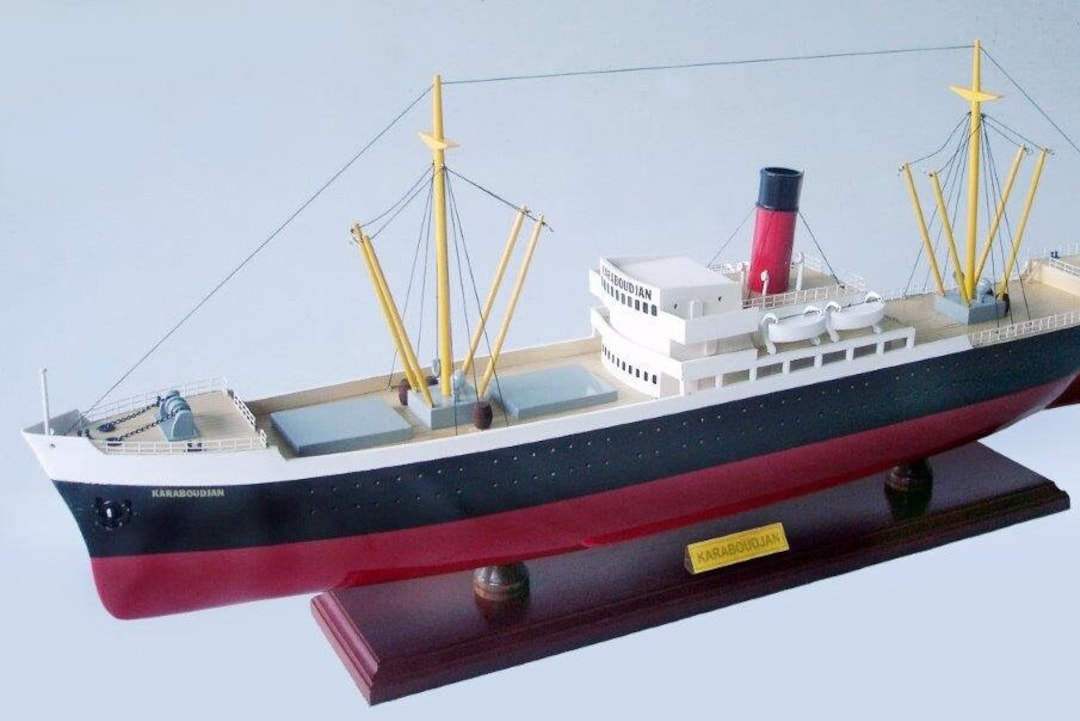 Maquette de bateau en bois - LE KARABOUDJAN- TINTIN - longueur : 71 cm ...