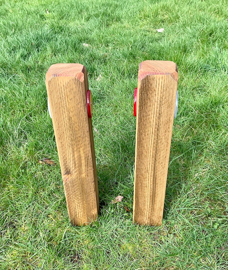 2 X Timber Reflective Verge Posts Easy Install. Option of 16 Inch or 22 ...