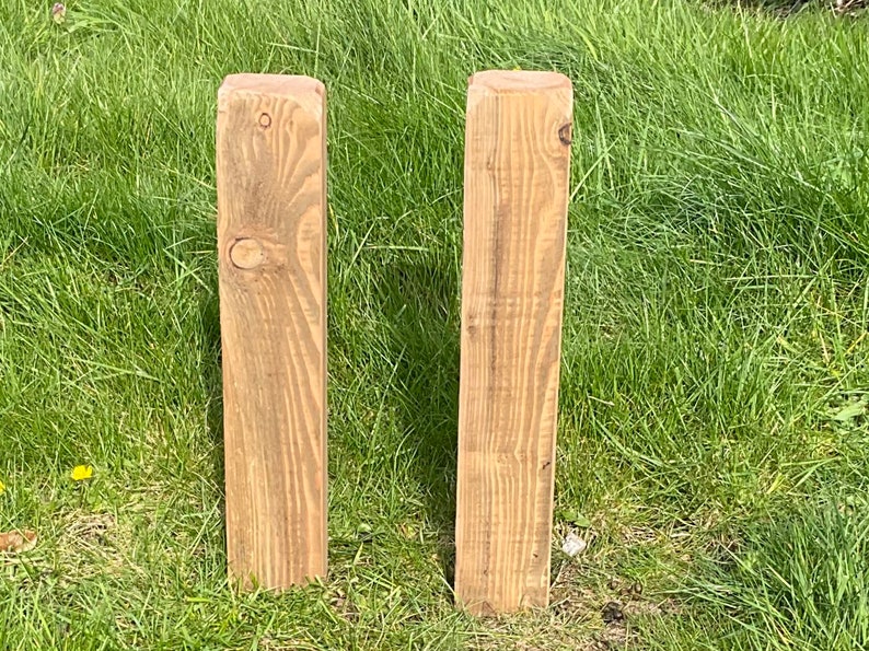 2 X Timber Reflective Verge Posts Easy Install. Option of 16 Inch or 22 ...