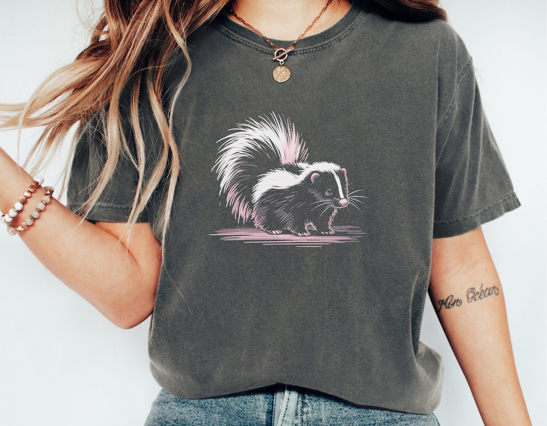 Skunk Shirt, Cute Skunks Shirts, Animal Illustration T-shirt, Unisex ...