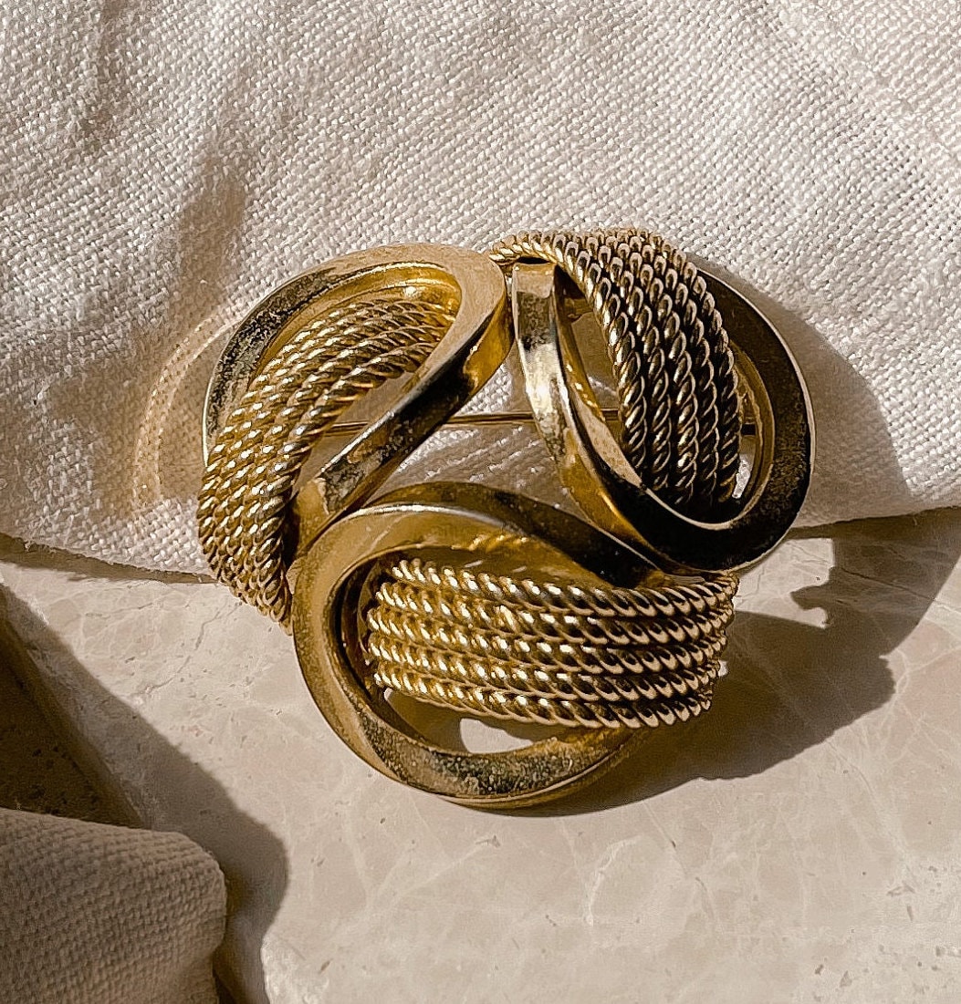 Grosse Gold Rope Knot Brooch - Etsy