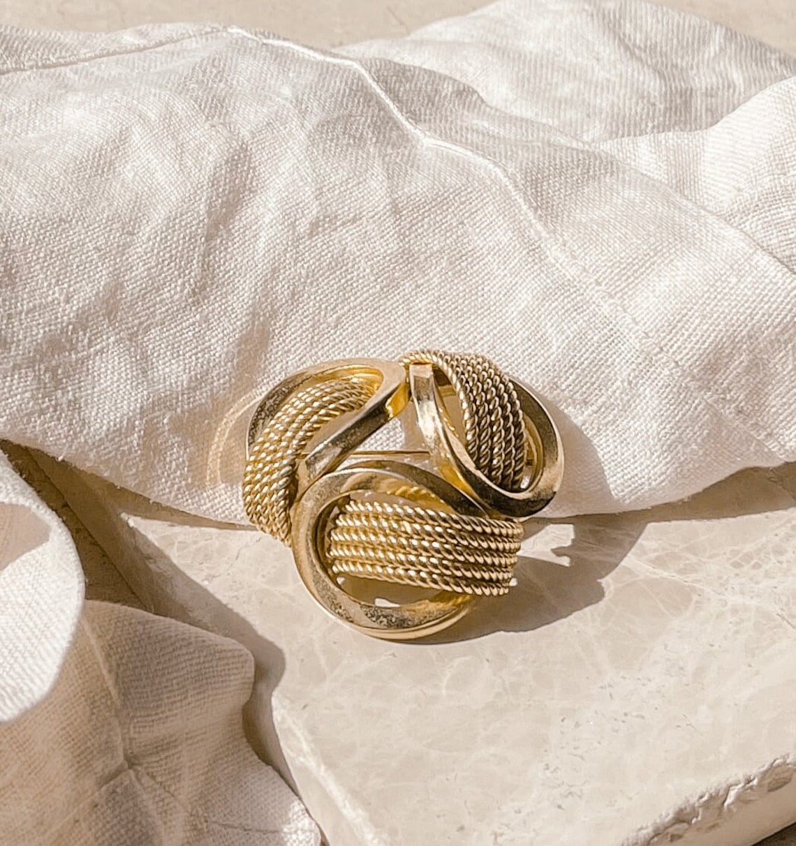 Grosse Gold Rope Knot Brooch - Etsy