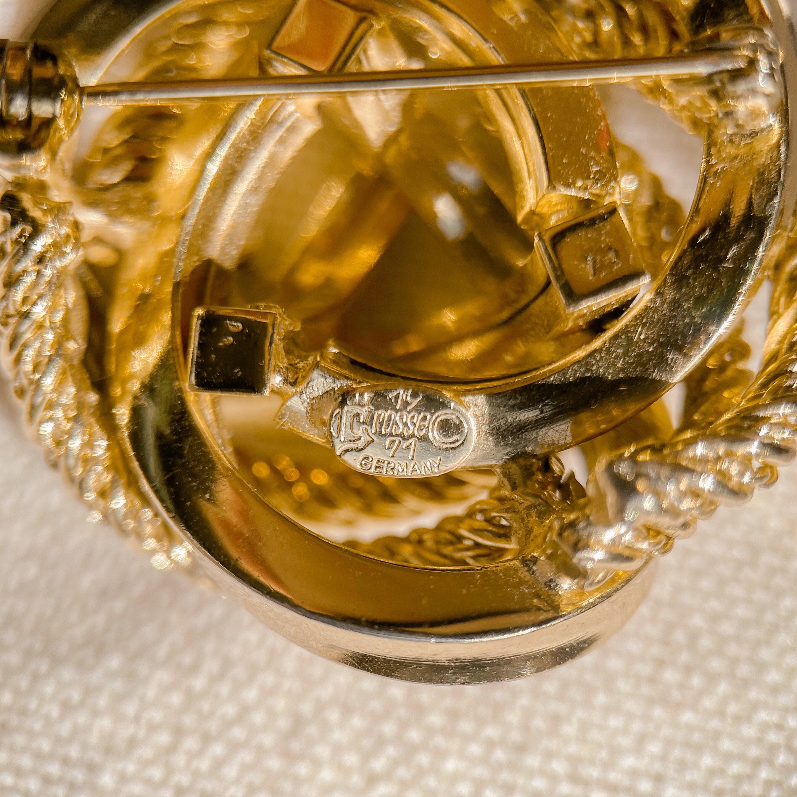 Grosse Gold Rope Knot Brooch - Etsy