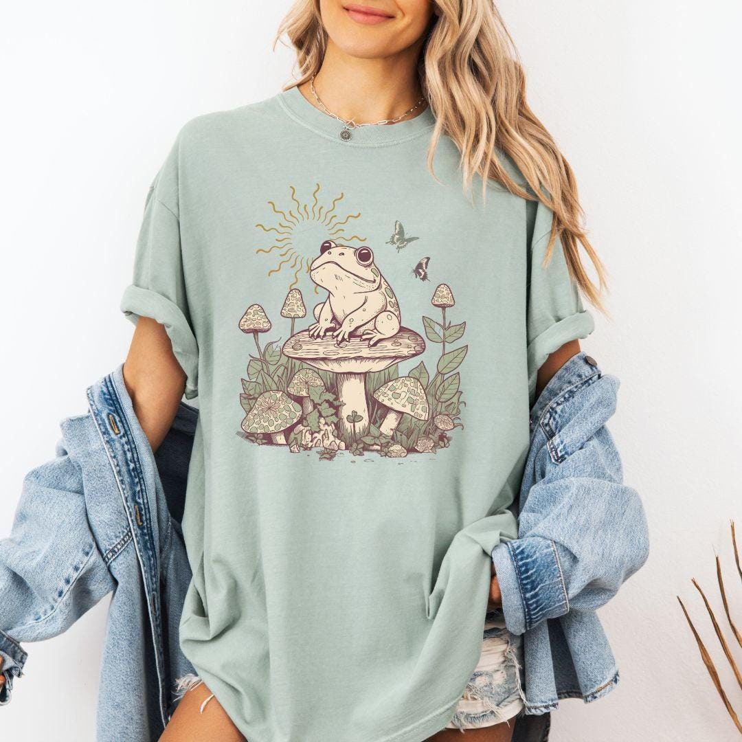 Cottagecore, Whimsical Frog & Mushroom Tee, Retro Vintage Style Shirt ...