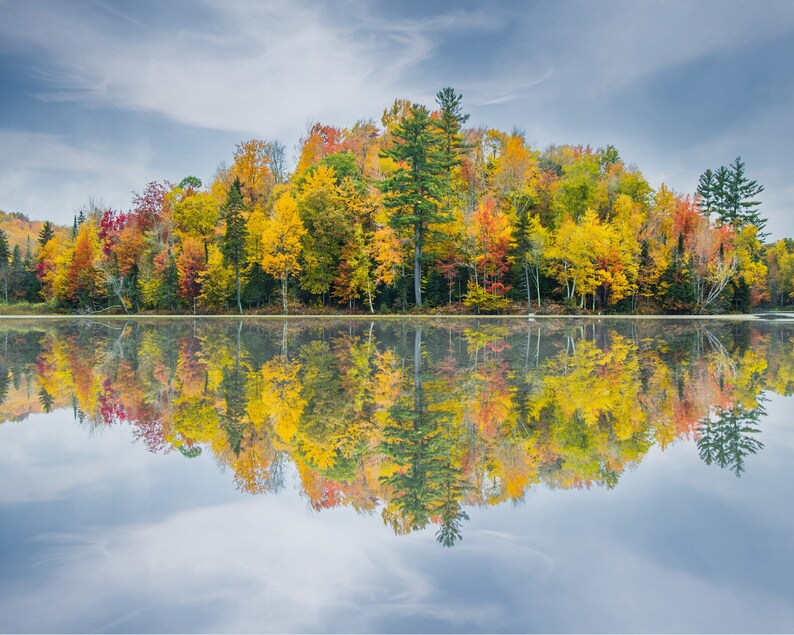 New England Fall Foliage Colors-reflection of Brilliant Fall Color and ...