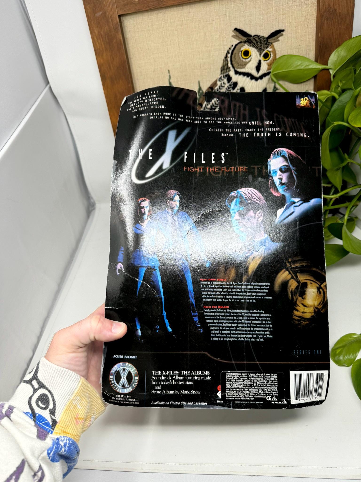 Twentieth Century Fox Fight the Future Series 1 X-files Agent Fox ...