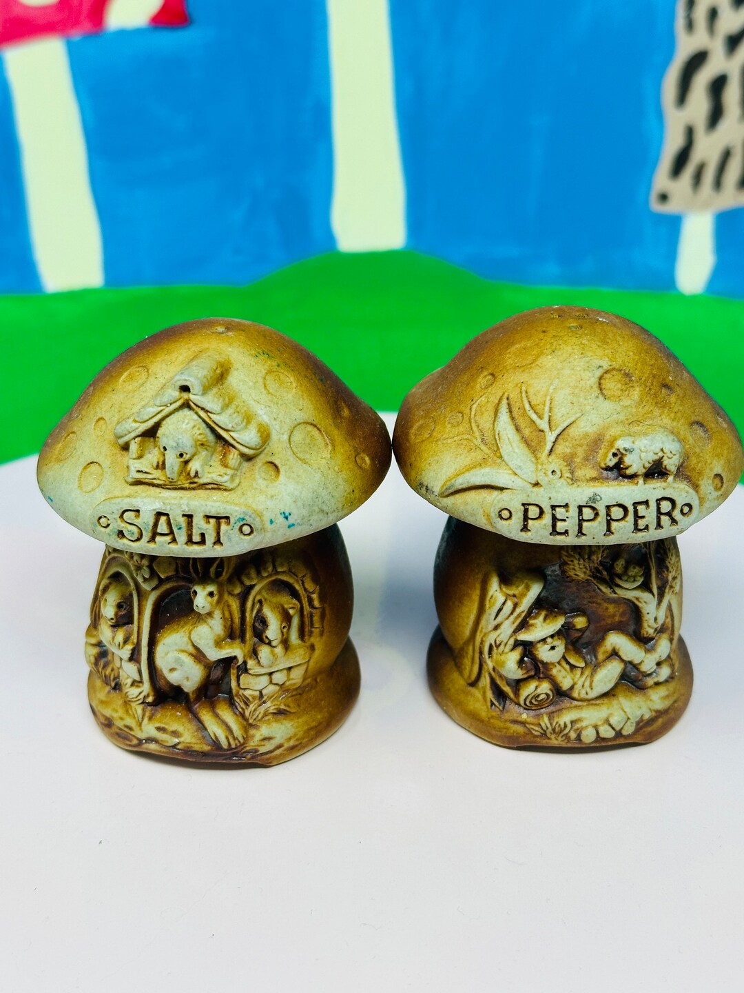 Swagman Pottery Australian Salt & Pepper Shakers Mushroom Kangaroo ...