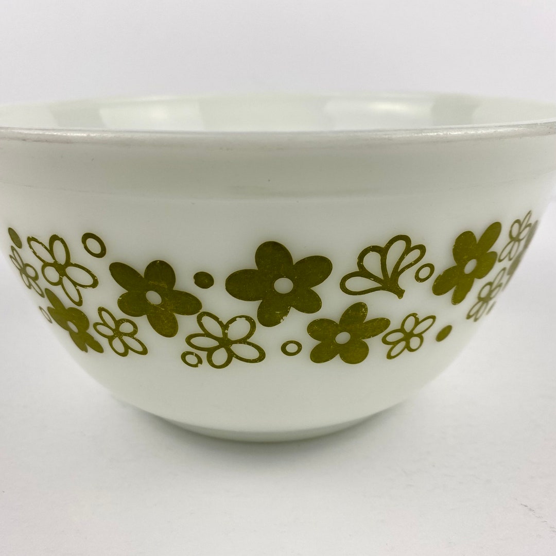 Pyrex Spring Blossom 1.5 Quart Bowl 402, Crazy Daisy White and Green ...