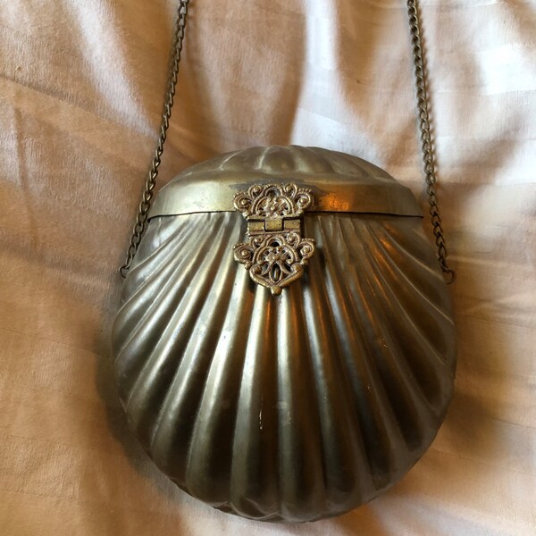 Clamshell Purse - Etsy