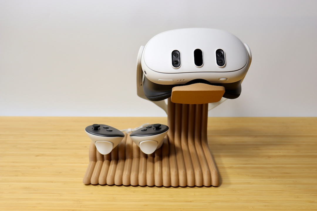 Quest 3 Dock - Premium Wood Display Stand and Desk Holder, Compatible ...