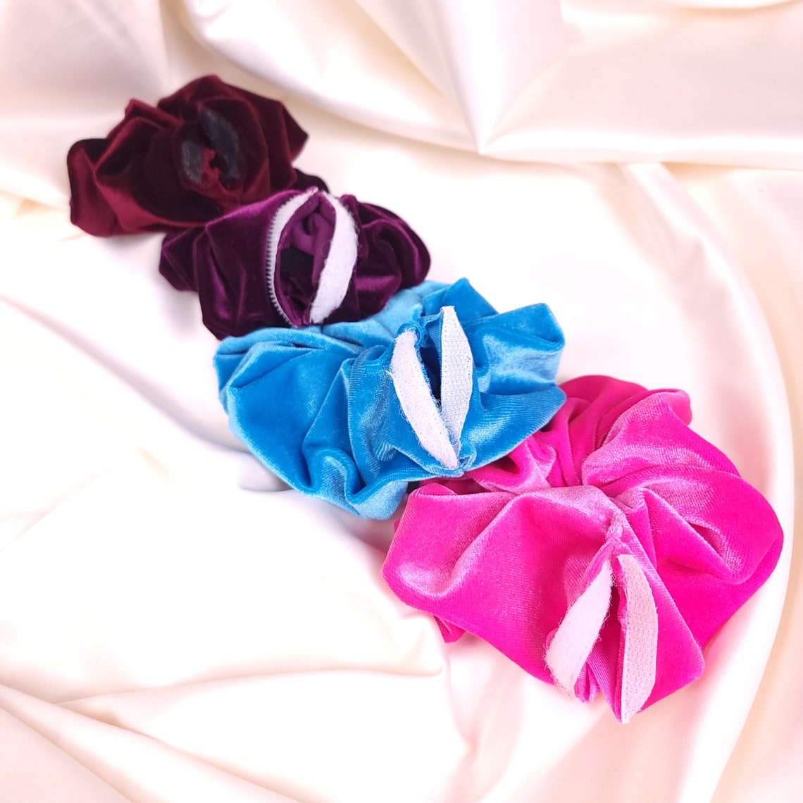 Premium Velvet Pocket Scrunchies | Convenient Wallet Scrunchies for ...