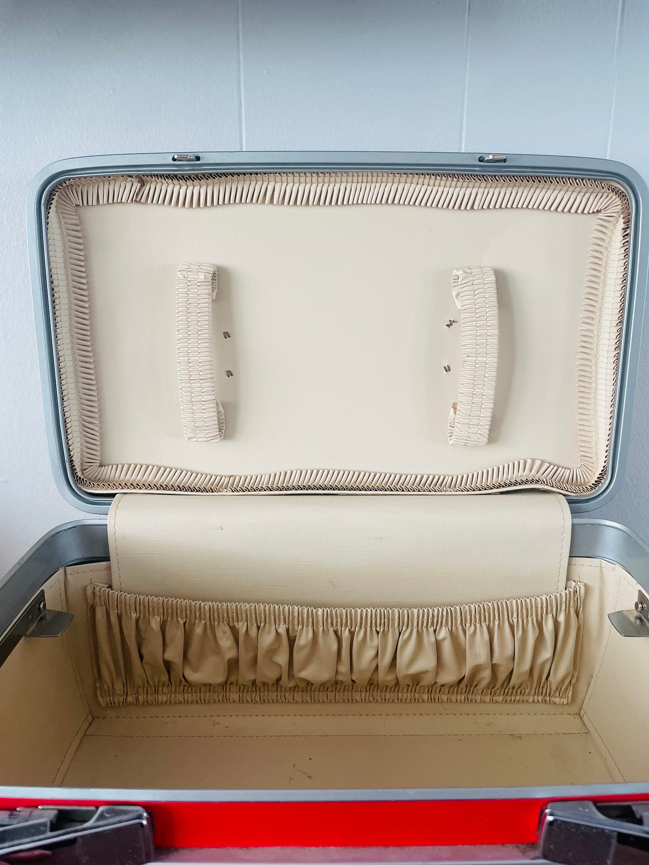 Vintage Retro Samsonite Train Case Suit Case Red Travel Case Makeup ...