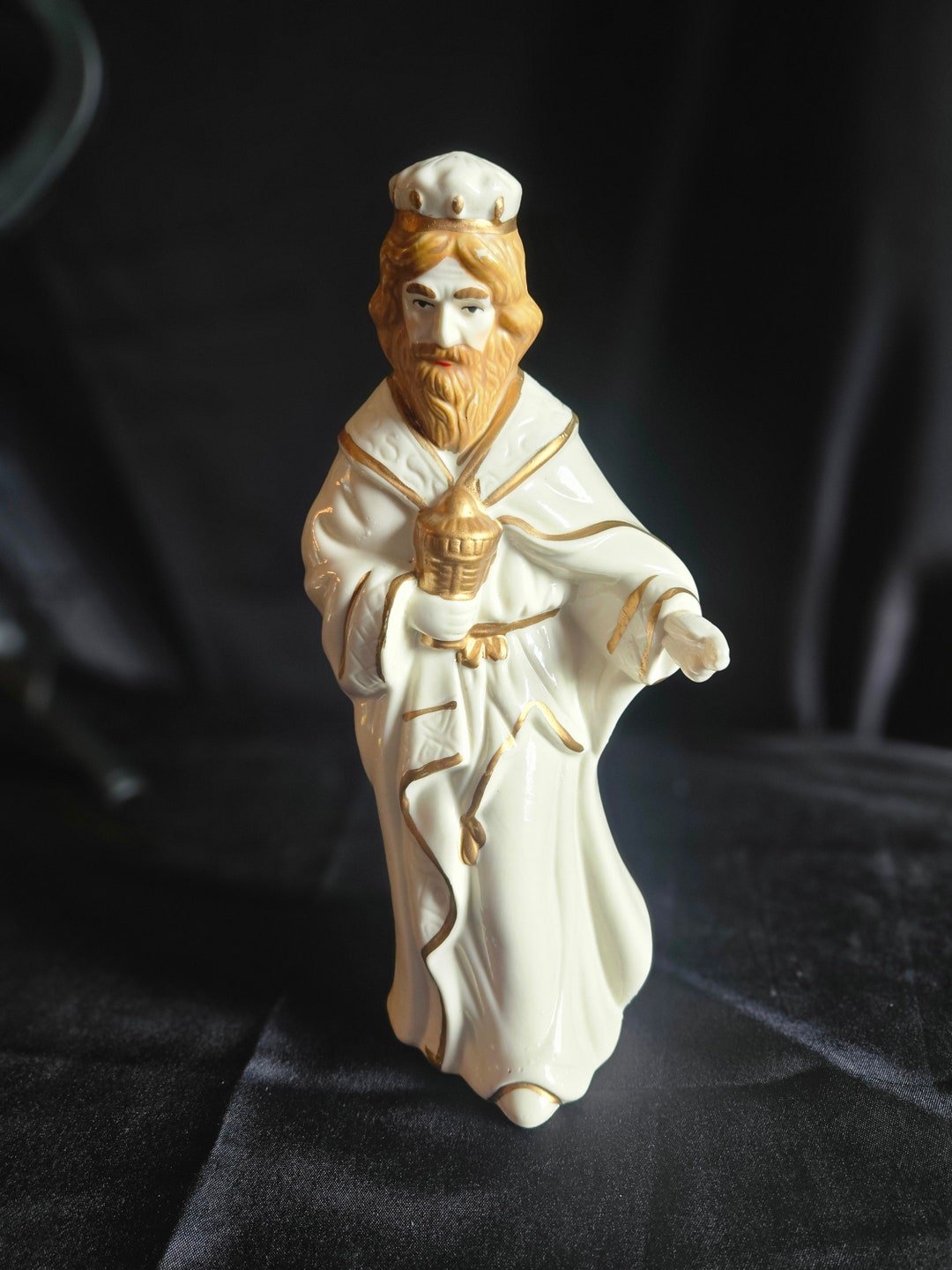 Vintage Porcelain wise Man Figure Statue From Nativity Set, Dressed in ...