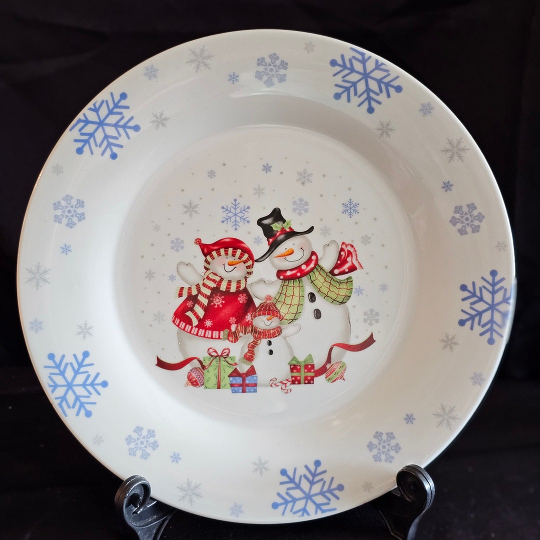 Vintage Holiday Dinner Plates Snowman Family With Wrapped Gifts ...