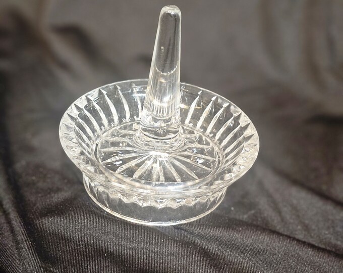 Vintage Crystal Cut Glass Ring Dish for Display or Safe Keeping of ...