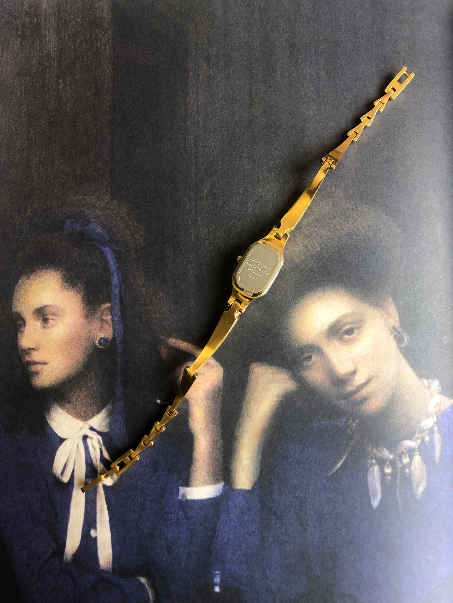 Chinese Vintage Shanghai Baoshihua Quartz Watch - Etsy