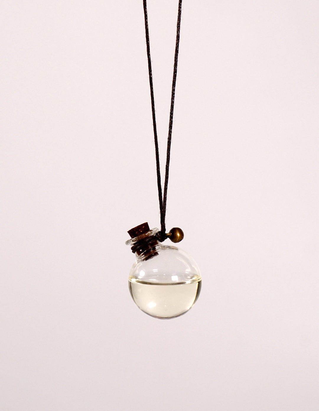 Round Car Diffuser 10ml Glass Bottle Scented Oil Air Freshener Hangable ...