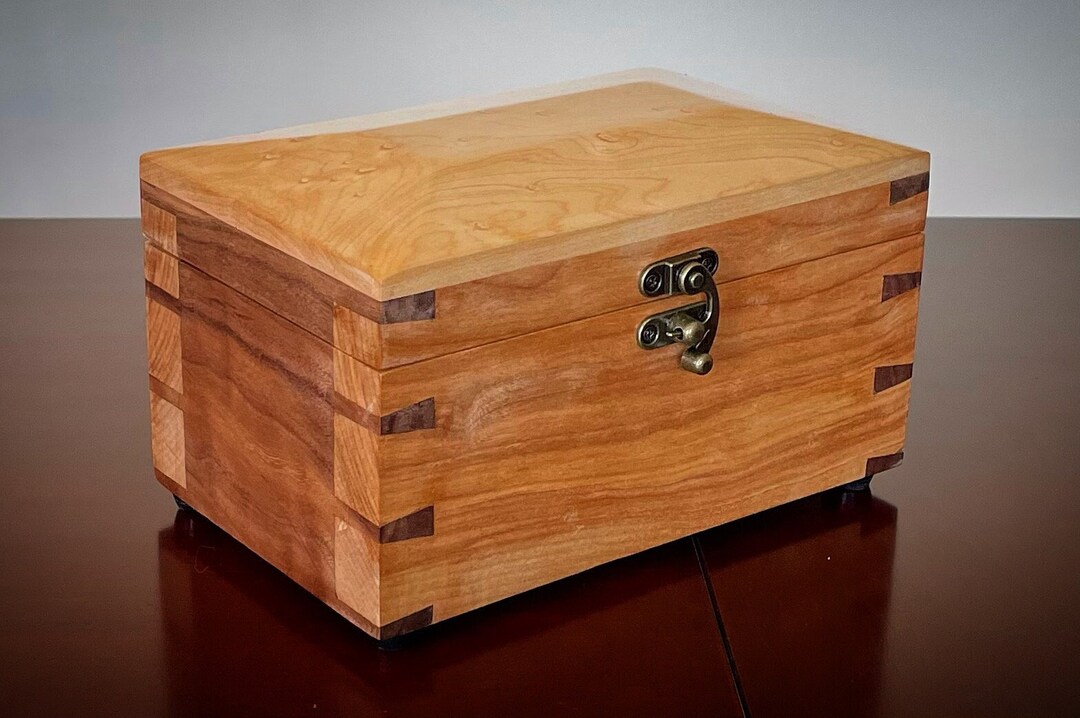 Handmade Dovetail Keepsake Box - Etsy