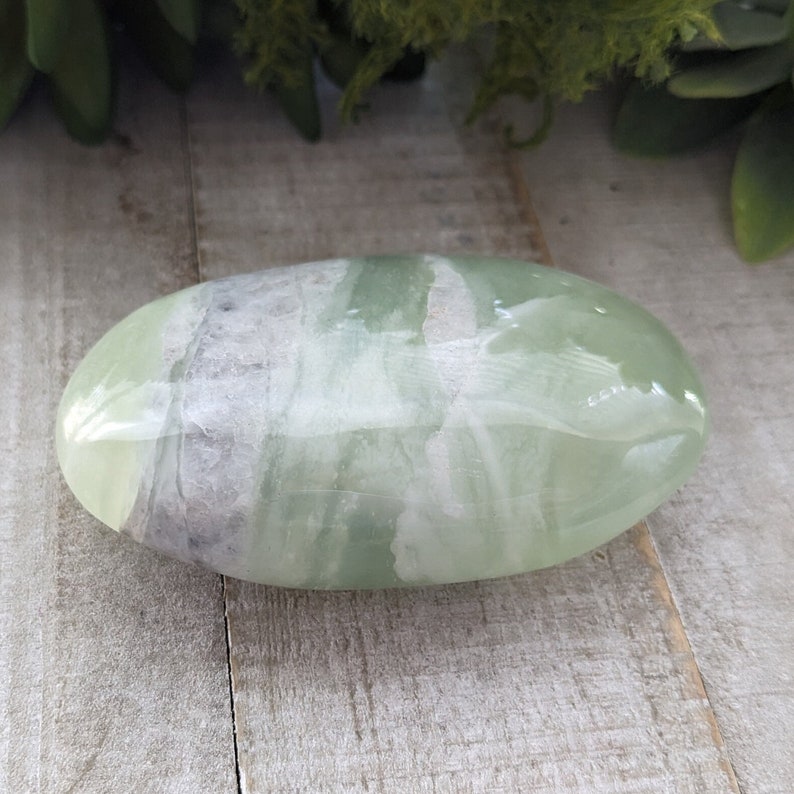 Beautiful High Quality Jade Palm Stone Crystal Healing Crystal Burmese ...