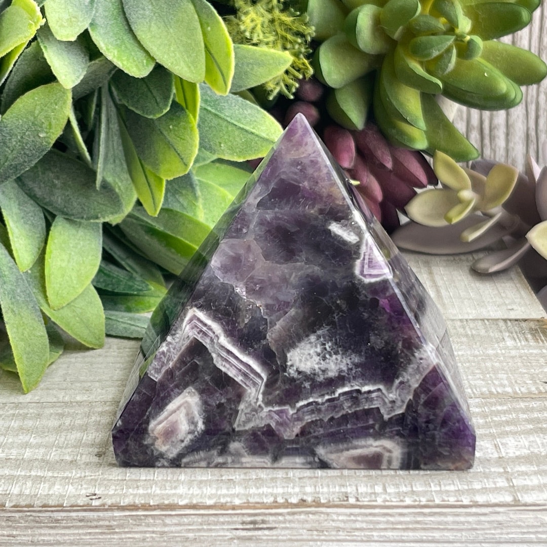 Dream Amethyst Pyramid Chevron Crystal Crystal Rock Natural Rock High ...