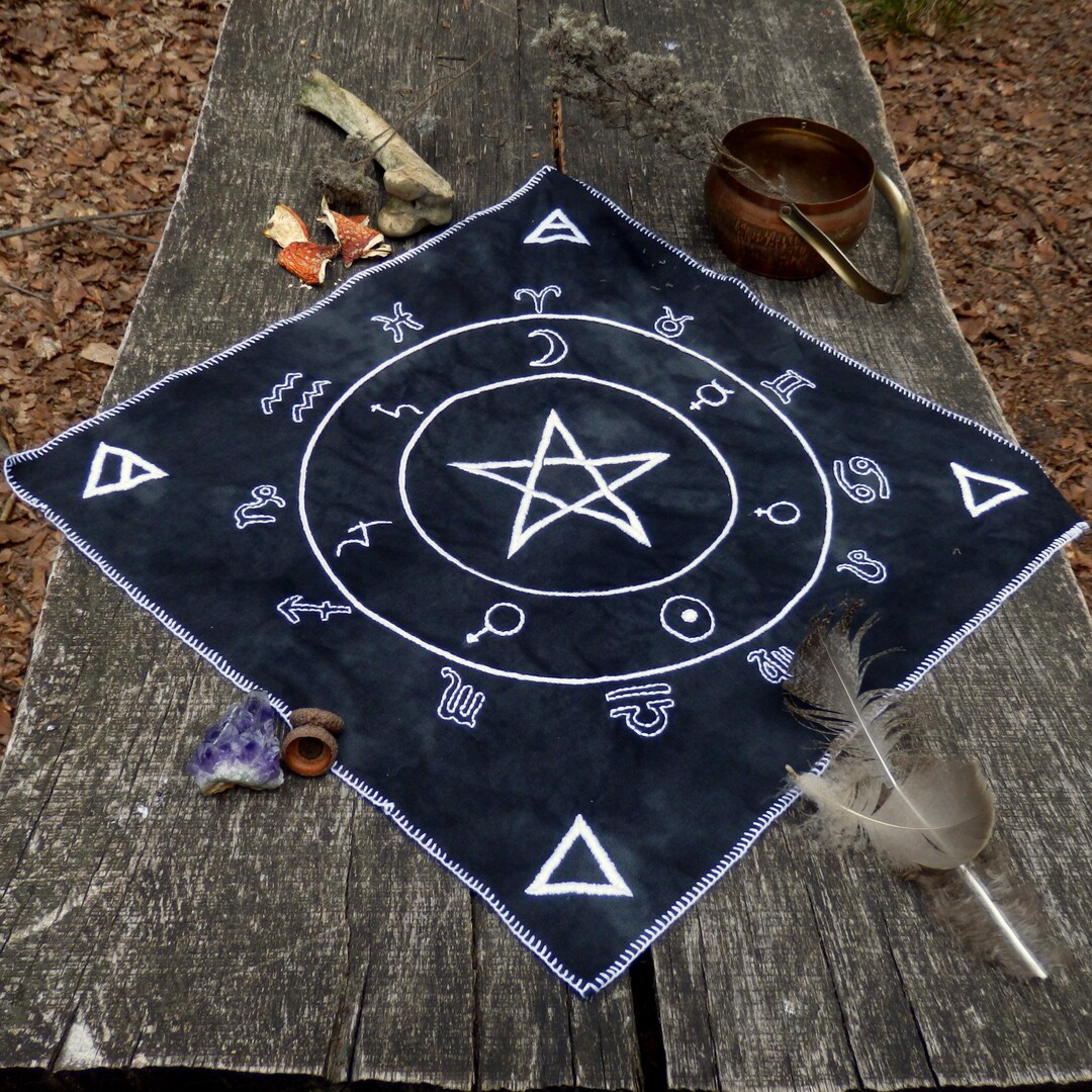 Magikoa * Ritual Cloth * Witchcraft Cloth * Wicca Cloth * Altar Cloth ...