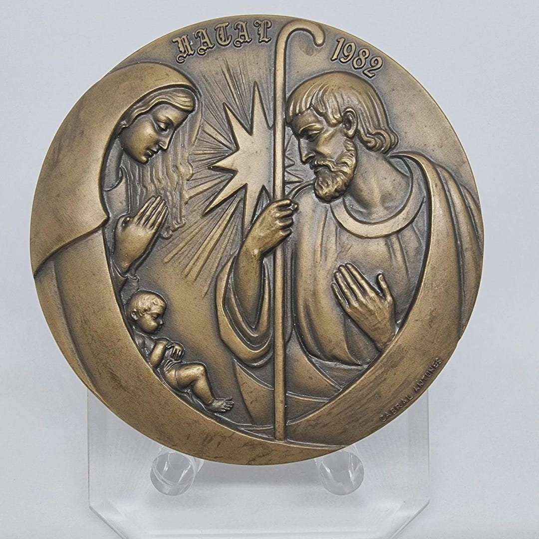 Bronze Medal / Christmas Nativity / Holy Family 1982 - Etsy