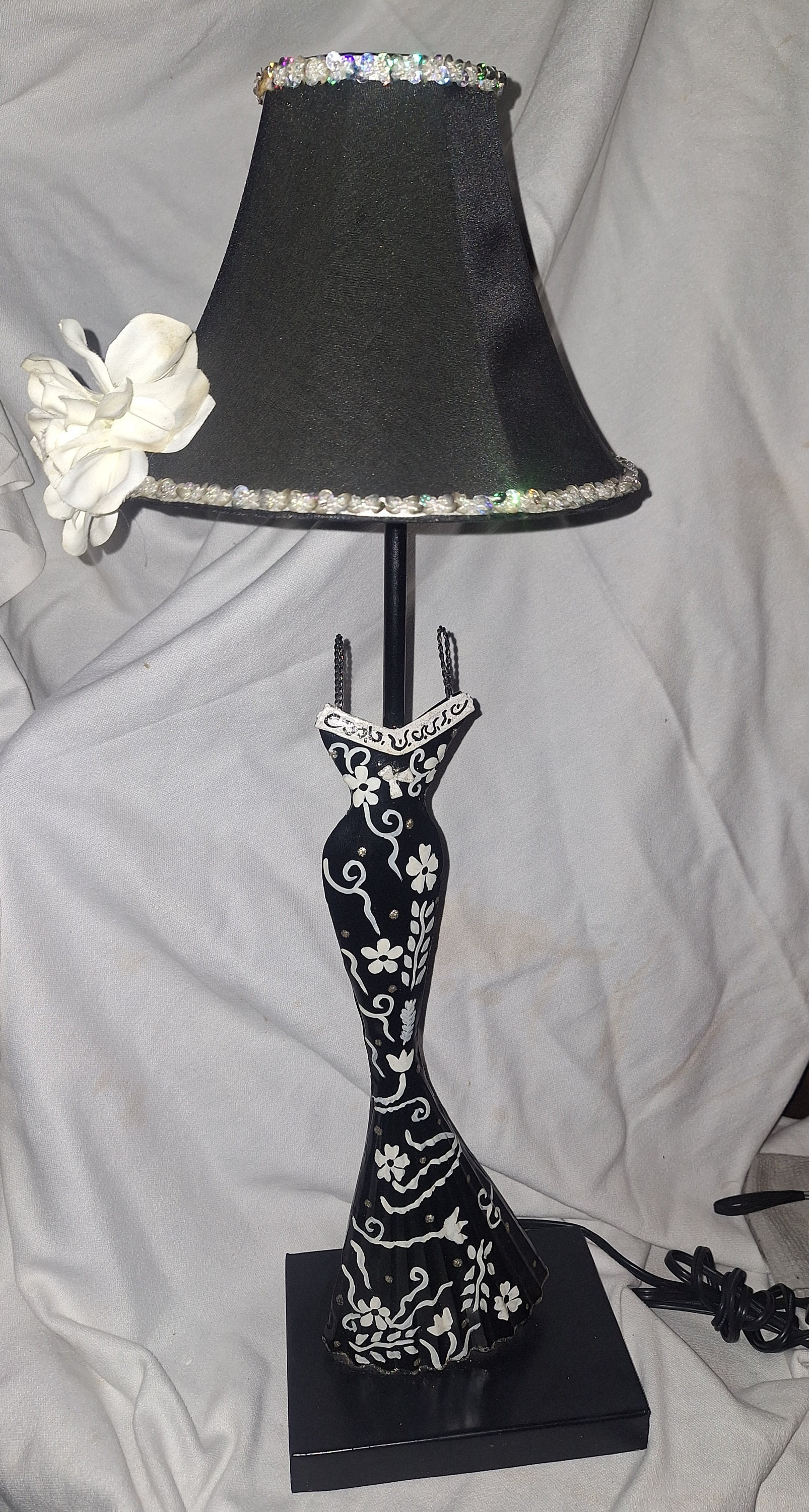 Black and White Curvy Dress Form Type Table Lamp - Etsy