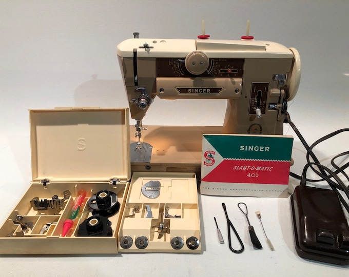 Vintage 1956 Singer 401A Slant-o-matic Sewing Machine With Attachments ...
