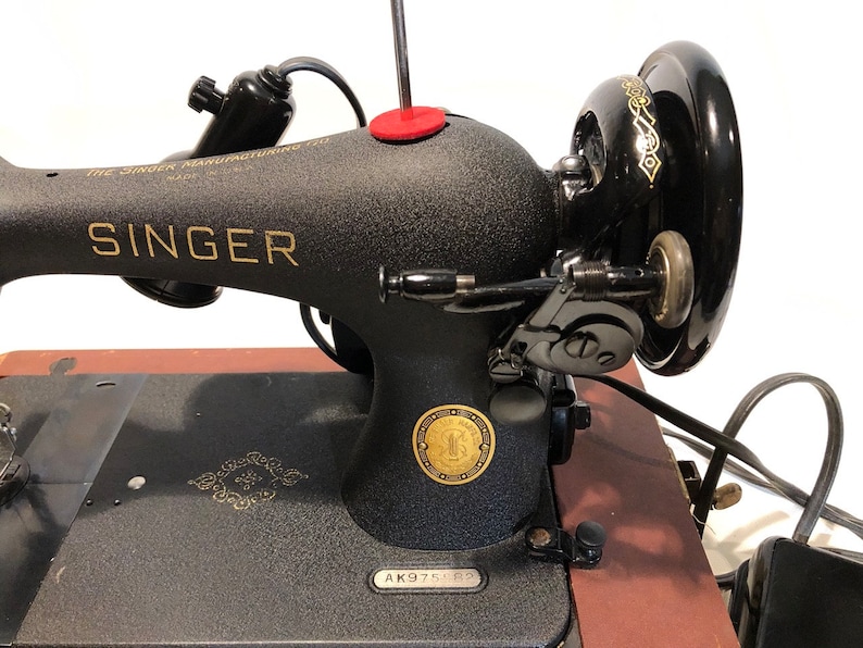 Very Nice Vintage 1952 Singer 128 Crinkle/godzilla Blackside Sewing ...