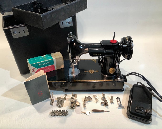 Vintage Singer 221 Featherweight Sewing Machine Fully Serviced and ...
