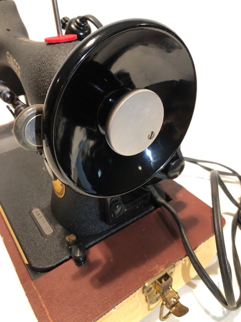 Very Nice Vintage 1952 Singer 128 Crinkle/godzilla Blackside Sewing ...