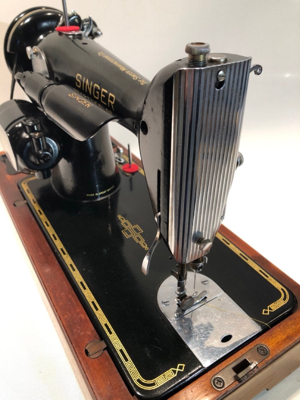 Very Nice Vintage Singer 201K With End Table Attachment and Accessories ...