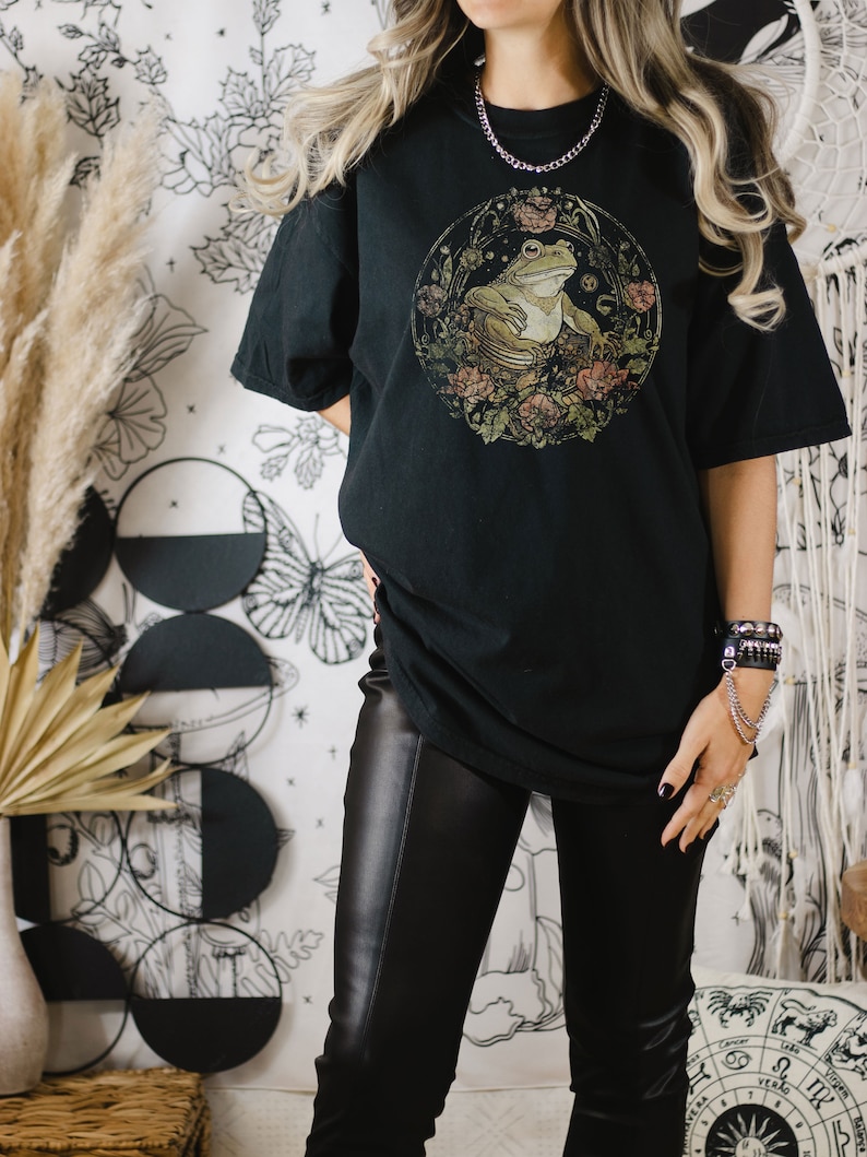 Cottagecore Toad Shirt Vintage Frog Design Tshirt Retro Nature - Etsy
