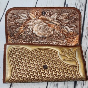 Wallet ITH Project for Hoop 7x11 in the Hoop Wallet Rose Embroidery ...