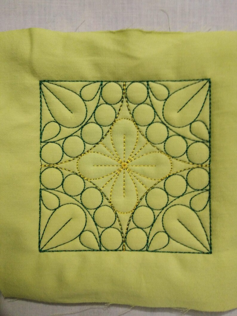 Bloco de colcha Desenho de bordado de flores Arquivos de bordado à ...