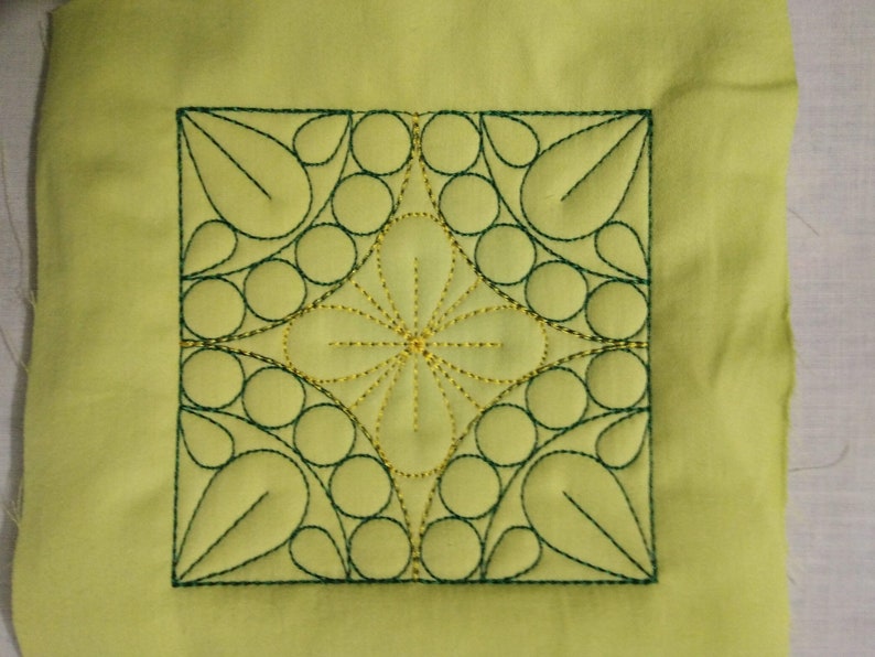 Bloco de colcha Desenho de bordado de flores Arquivos de bordado à ...