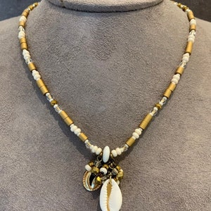 Pink Beaded Necklace Cowrie Shell Pendant Charm Pearl Beaded Necklace ...