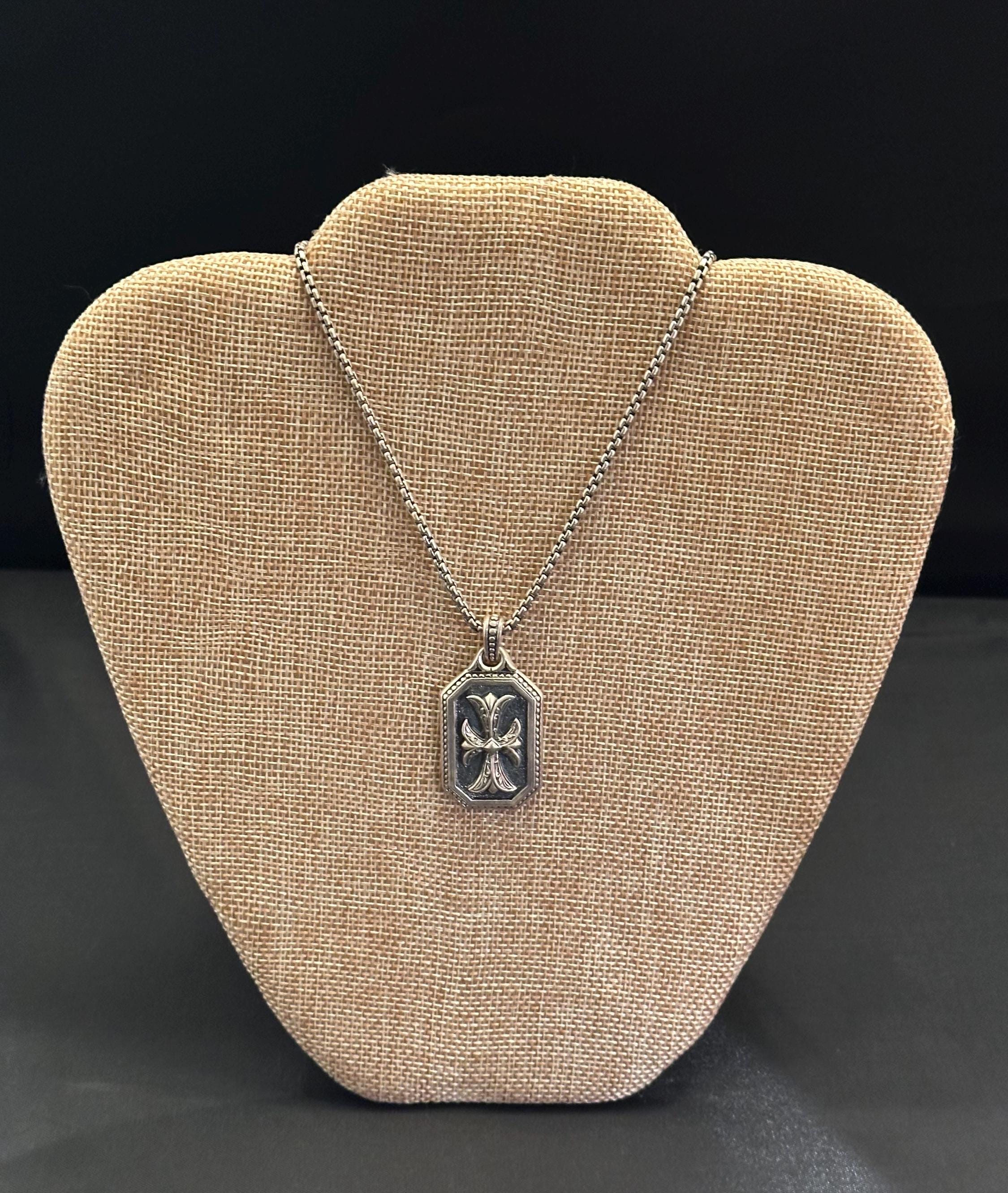 Tribal hollywood pendants store