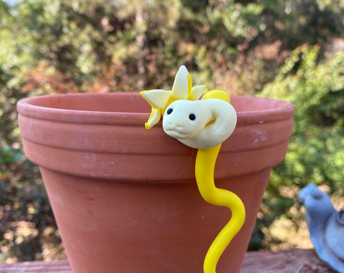 Flower Pot Snake Buddy, Banana Snake Hand-crafted Clay Sculpture, Cute ...