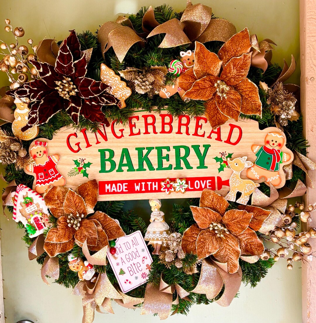 Christmas Gingerbread Cookie Wreath. Beige, Brown, White, Red and Green ...