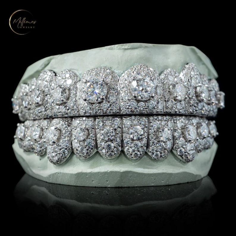 VVS Big Stones Diamond Custom Teeth Grillz | Custom Moissanite Diamond ...