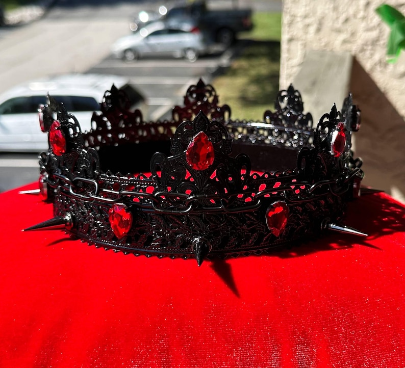 Black Spiked Gothic Crown: Chain King Crown, Cosplay Halloween - Etsy