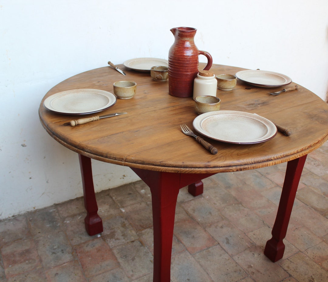 Round Country Table - Etsy