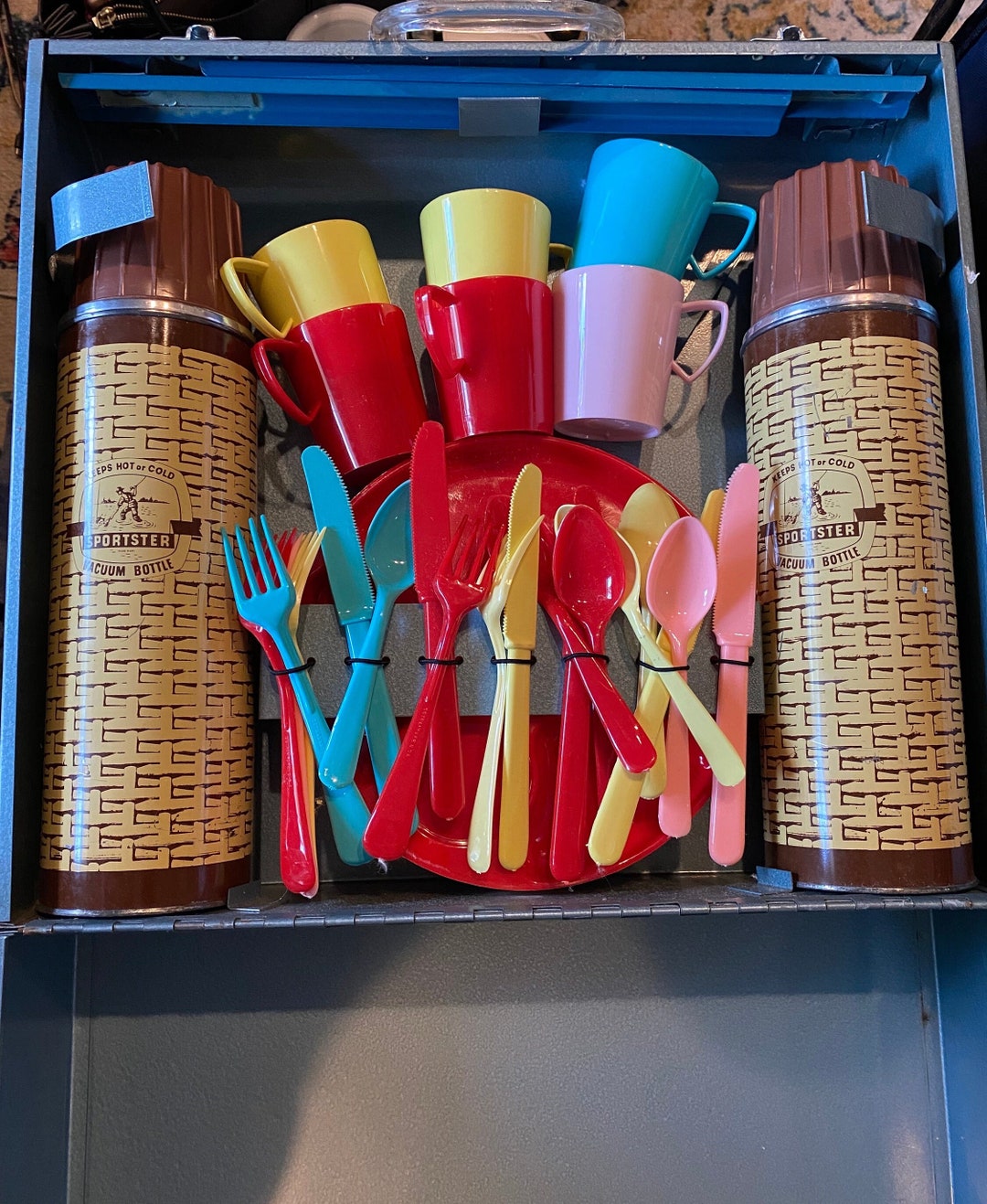 RARE 1958 Sportster Picnic Table Trunk With 2 Large Thermoses & Full ...