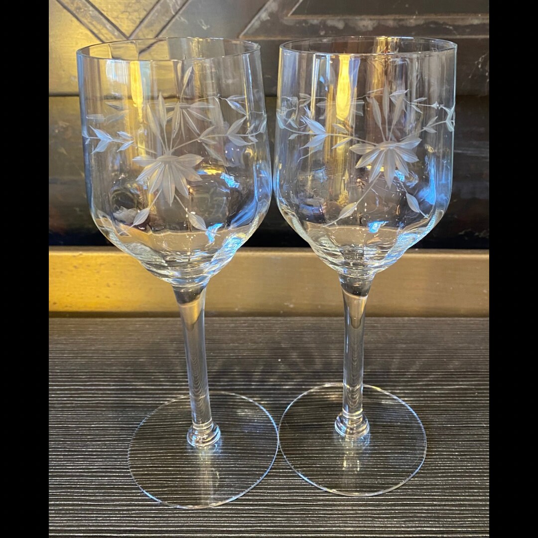 2 Delicate Vintage Etched Wine Glasses - Etsy