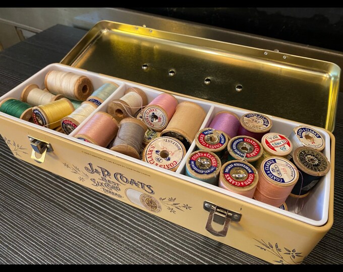 J & P Coats Sewing Tin Full of Vintage Spools of Thread - Etsy