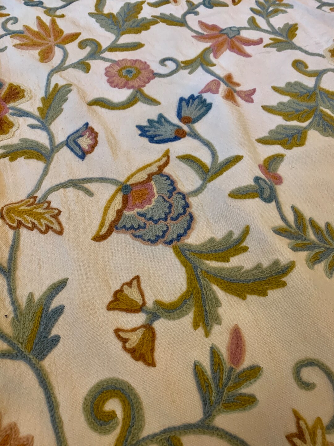 Traditional Crewel Embroidery Indian Bedding/throw Thread - Etsy