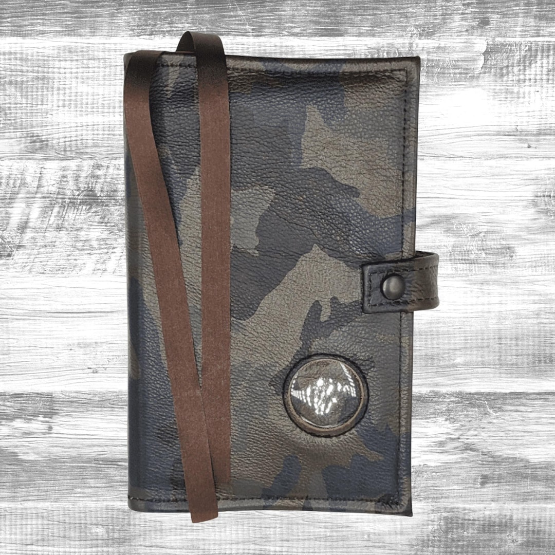 AA Genuine Leather Camo Double Book Cover W/medallion Holder | LARGE ...
