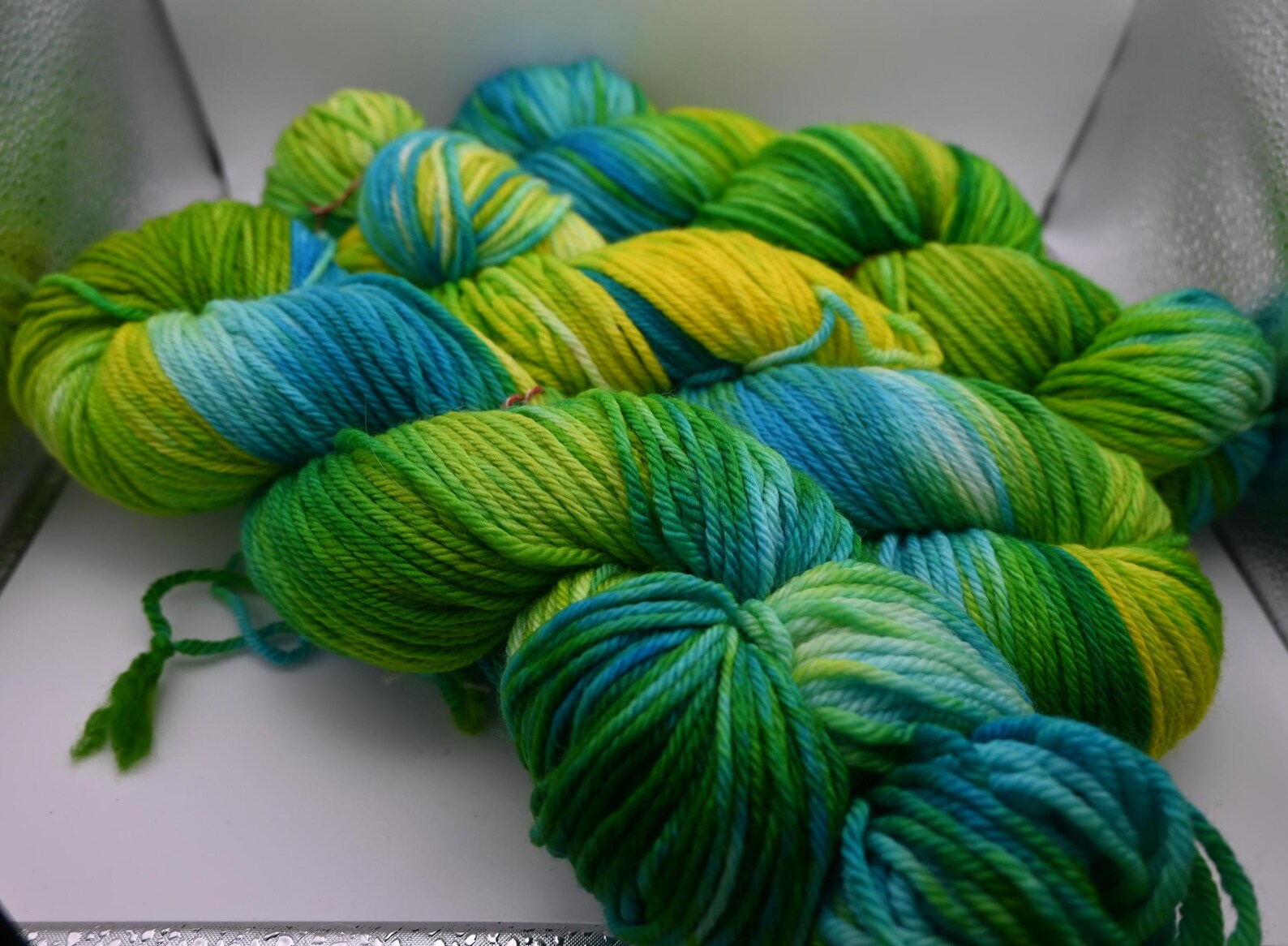 Hand Dyed Variegated Worsted Weight Yarn 100% Superwash Merino - Etsy