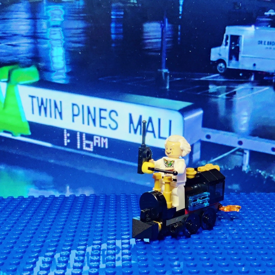 Doc Brown, Dr Emmett Brown Minifigure With Train, LEGO Bricks ...